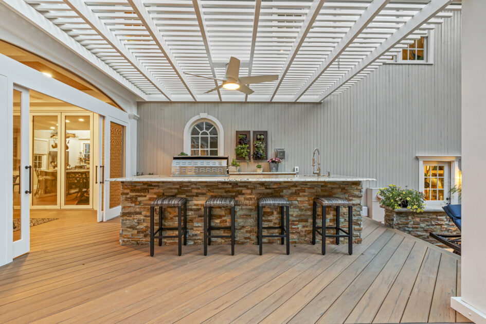 What is a good size for an outdoor kitchen? |Distinctive Remodeling